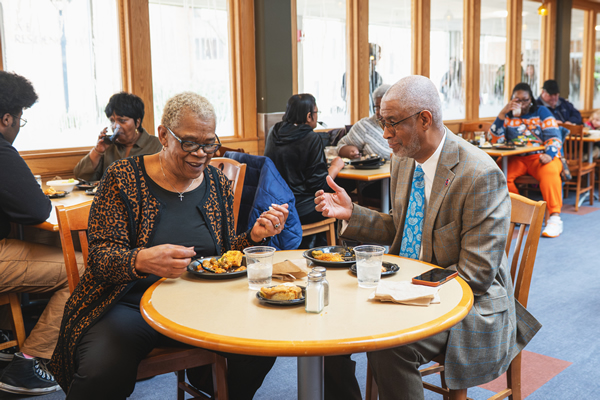 Meal Plans / Dining - On-Campus Housing - SVSU
